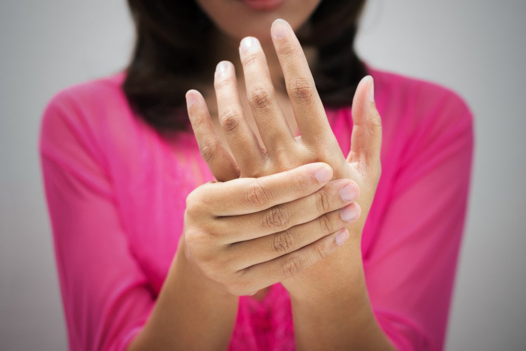 Muscle Twitching in Fingers? ALS Fear? Strength Tests » Scary Symptoms