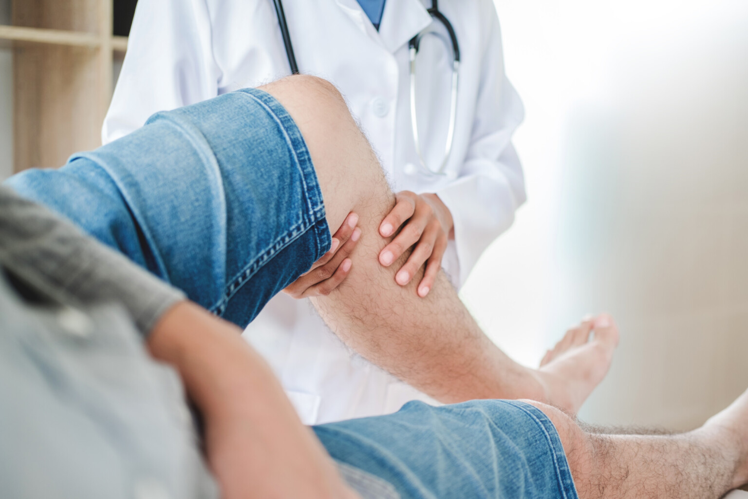 Muscle Twitching vs. Spasms: the Difference? » Scary Symptoms