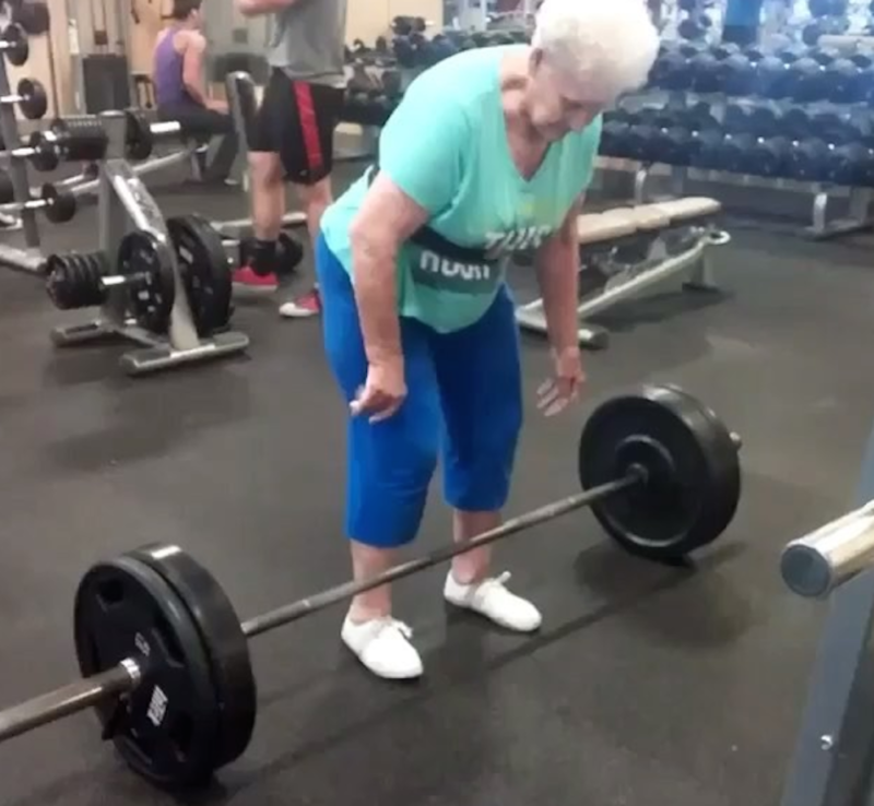 Should Elderly People Do Deadlifts? » Scary Symptoms