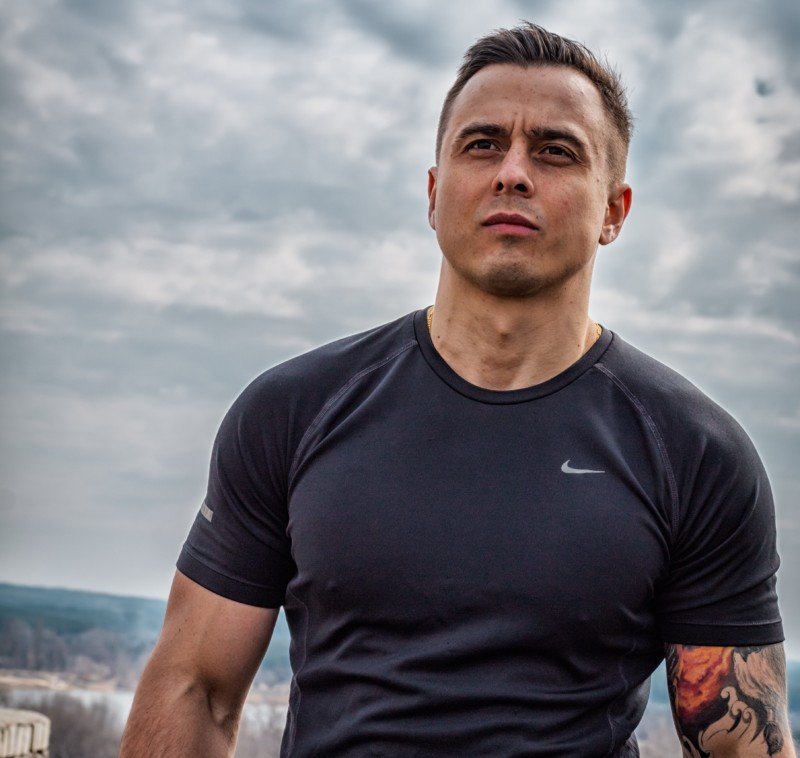 Is 5’9 Small for a Man? What Height Is Short for Men? » Scary Symptoms