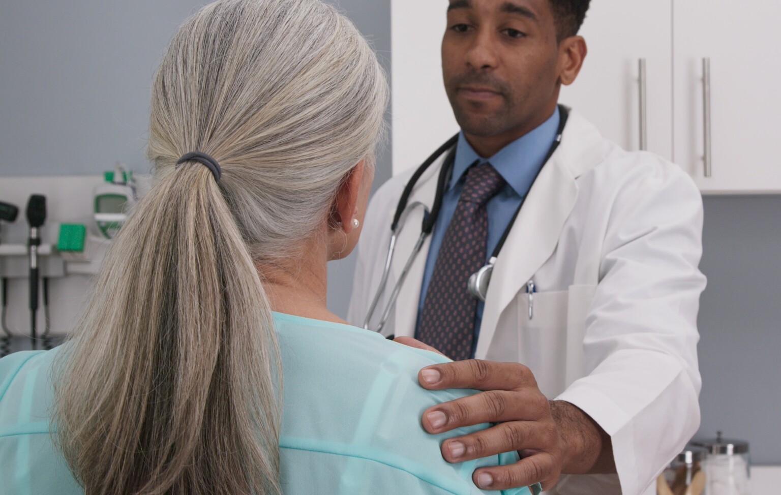 Lip Swelling Overnight: Causes, How to Treat and Prevent » Scary Symptoms