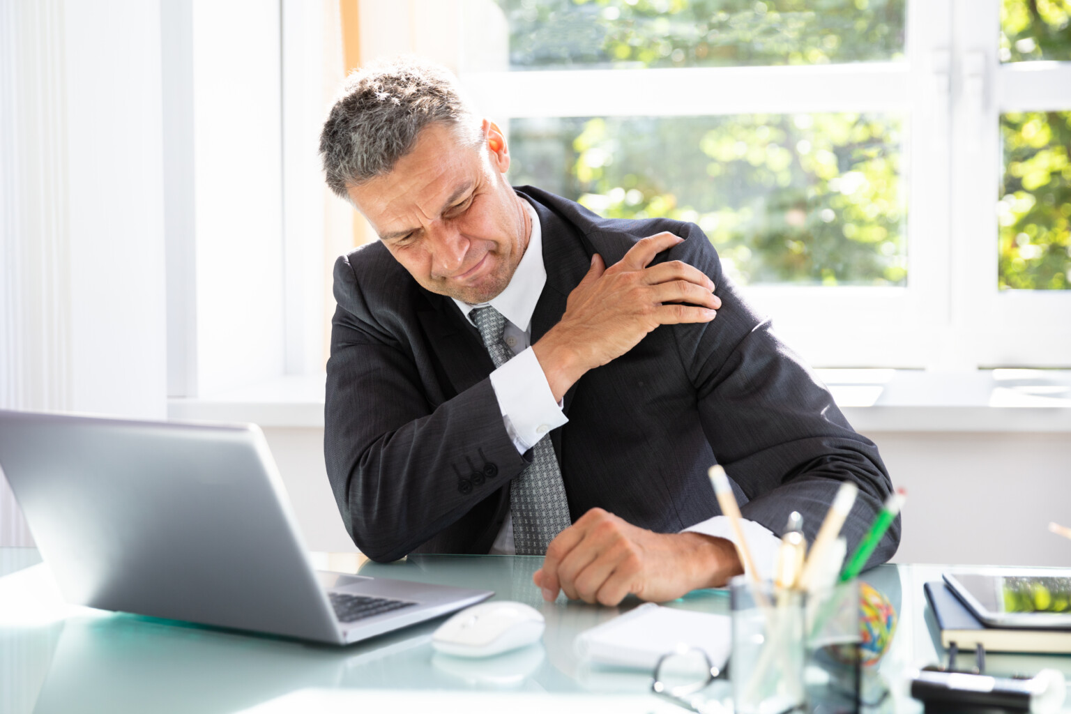 Why an Imminent Heart Attack Causes Shoulder Pain » Scary Symptoms