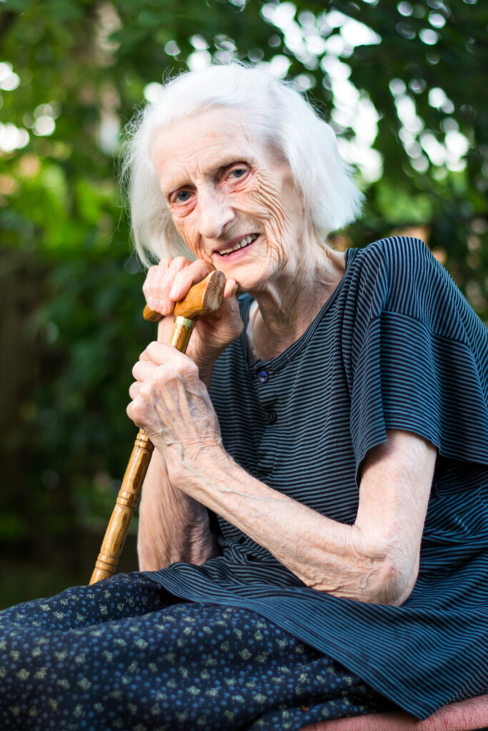 If Age Slows Metabolism, Why Are Some Old Ladies So Thin? » Scary Symptoms