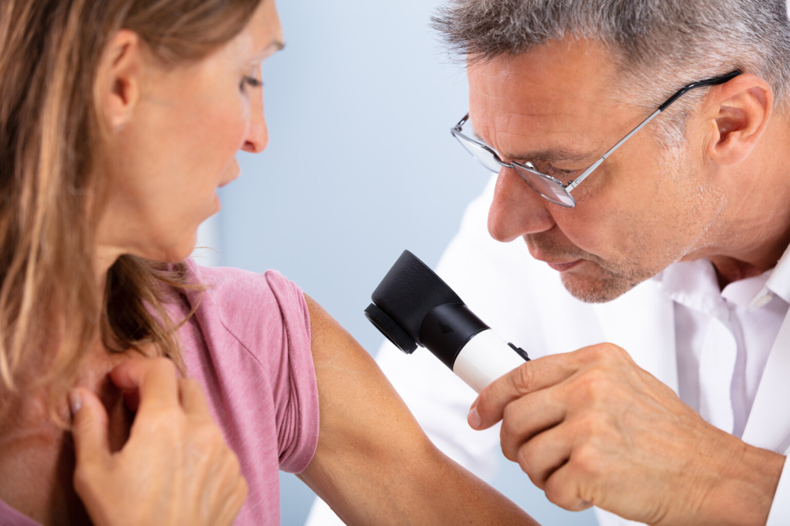 Tiny Moles Growing in a Cluster: Could this Mean Melanoma? » Scary Symptoms