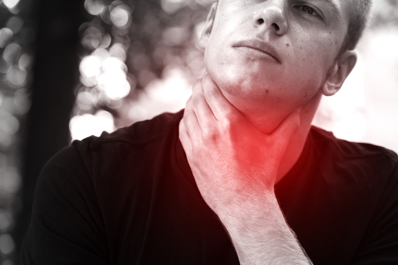Does Low Thyroid Cause a Lump Feeling in the Throat? » Scary Symptoms