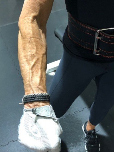 How a Woman Can Get Strong Vascular Forearms at Any Age » Scary Symptoms