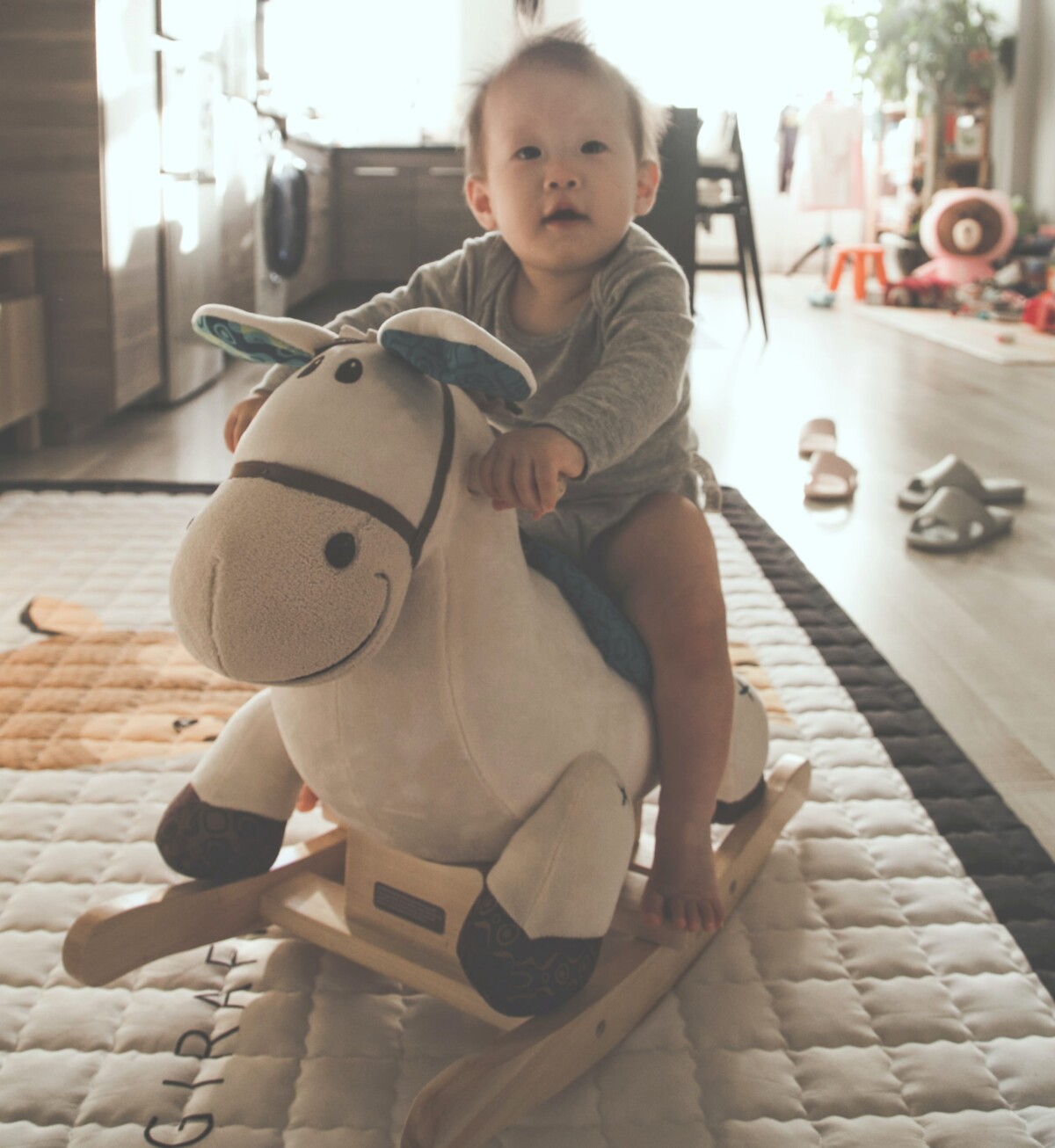 Autistic Rocking vs. Rocking a Neurotypical Baby » Scary Symptoms