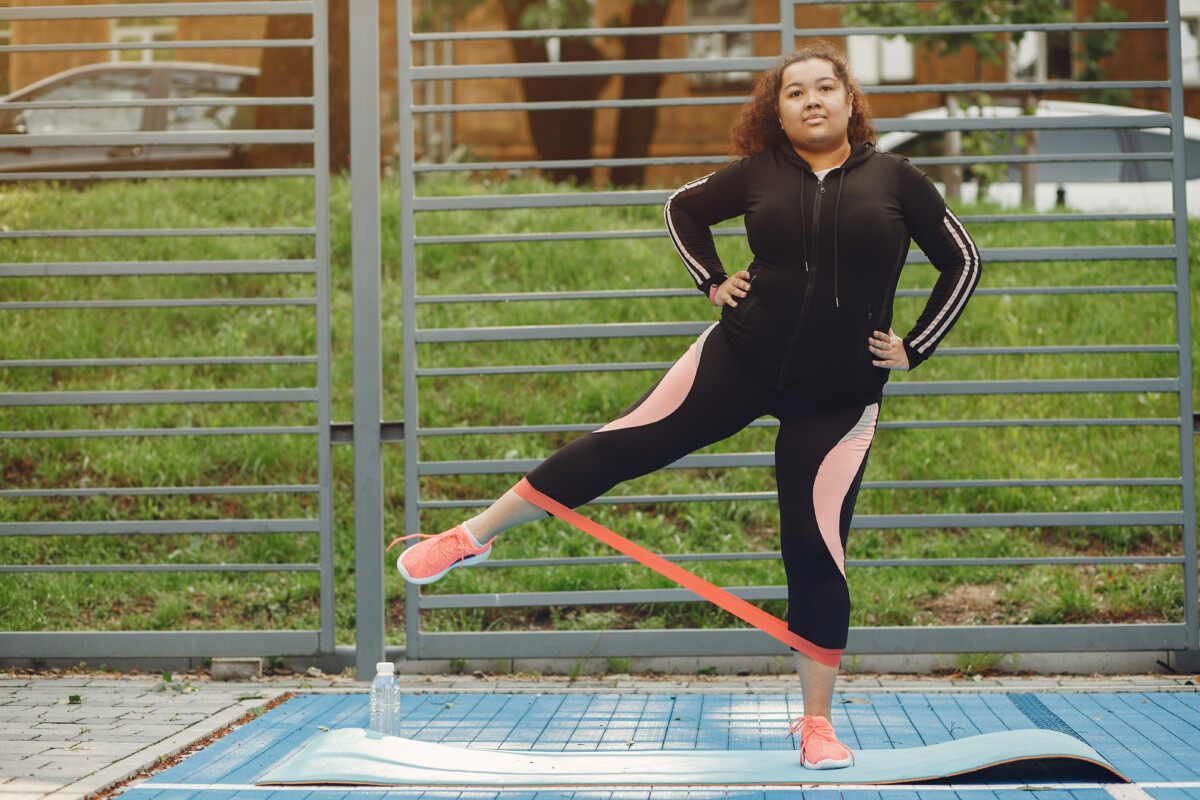 How Well Do Leg Bands Work to Trim the Outer Thighs? » Scary Symptoms