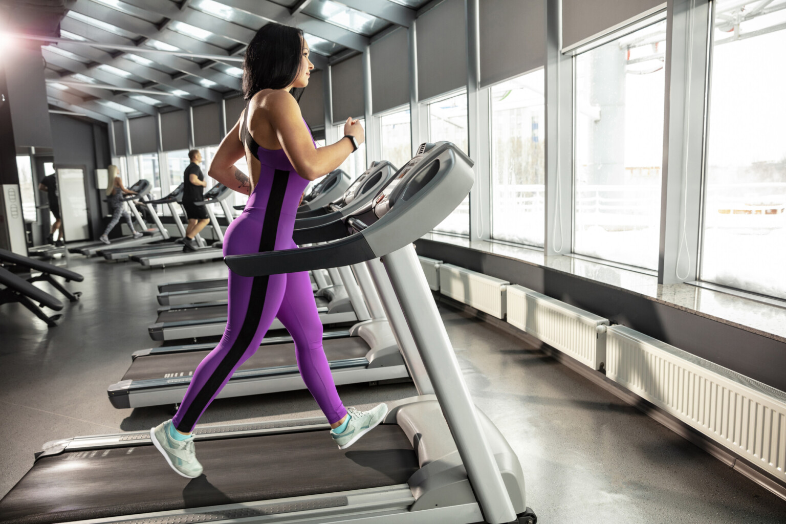 Why Your Hip Hurts when Walking on a Treadmill » Scary Symptoms