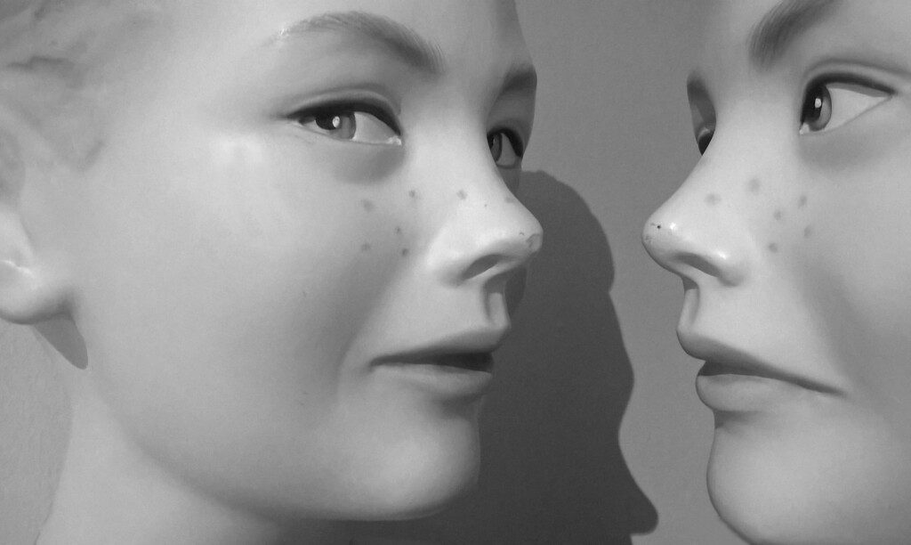 10 Reasons Some Autistic People Don’t Like Eye Contact » Scary Symptoms